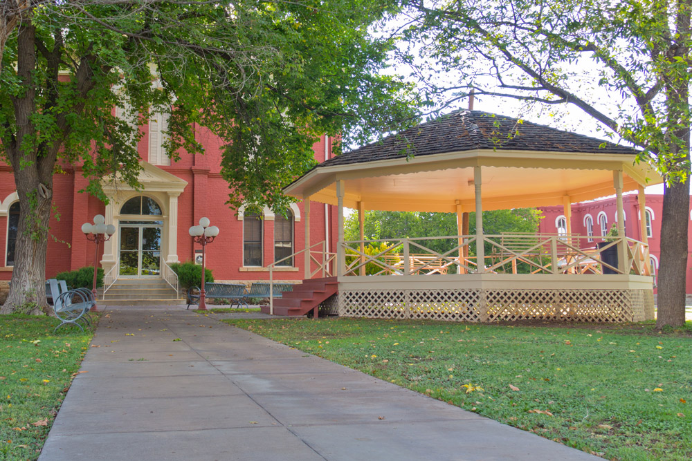 Brewster County Courthouse & Gazebo - Alpine, TexasAlpine, Texas