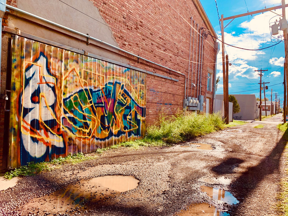 Alleyway Walking | Alpine, Texas